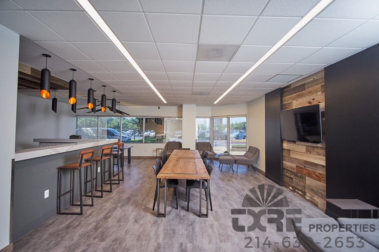 7929 Brookriver Dr | Class B Commercial Office Space Dallas, Texas