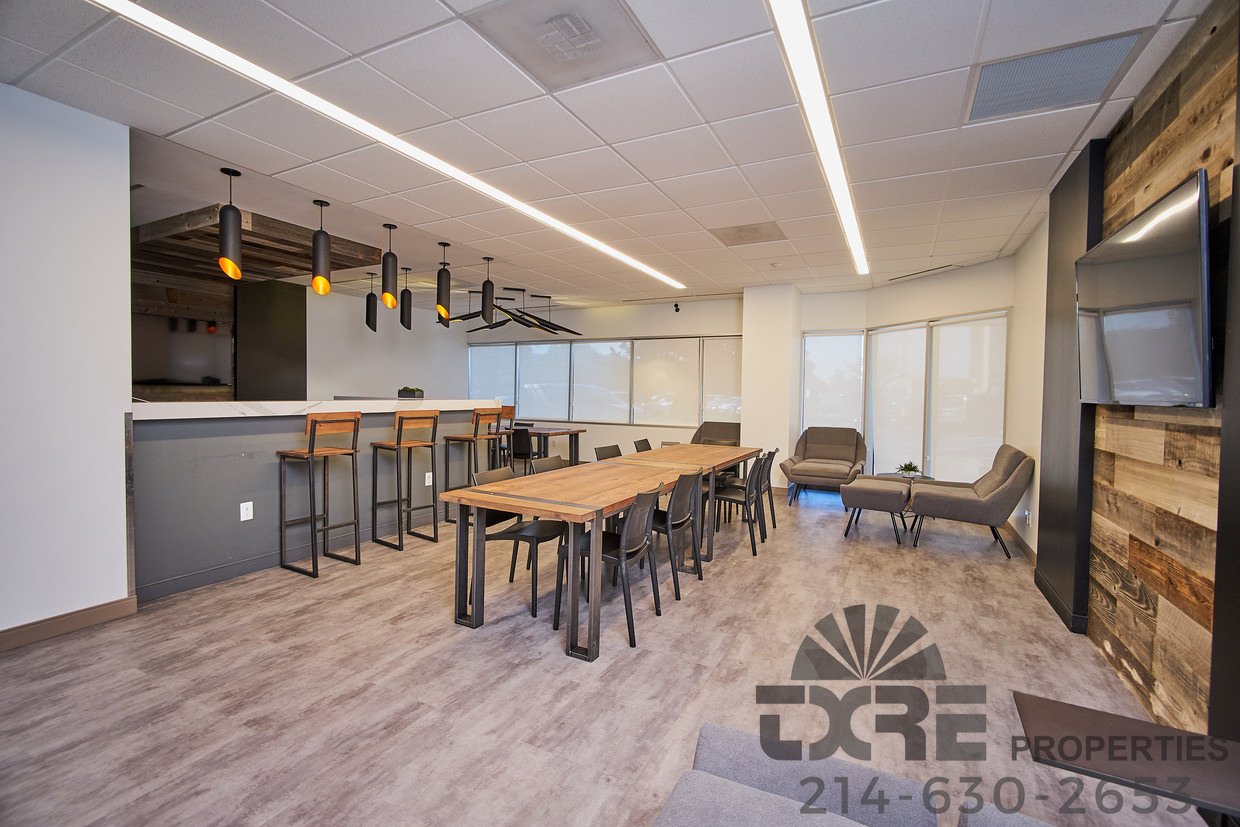 7929 Brookriver Dr | Class B Commercial Office Space Dallas, Texas